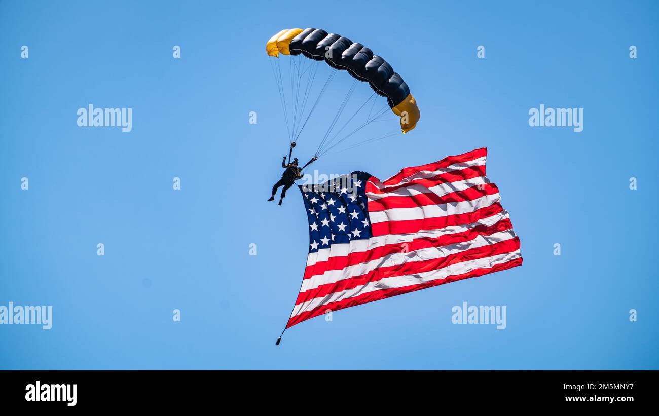 The U.S. Special Operations Command (USSOCOM) Para-Commandos perform a ...