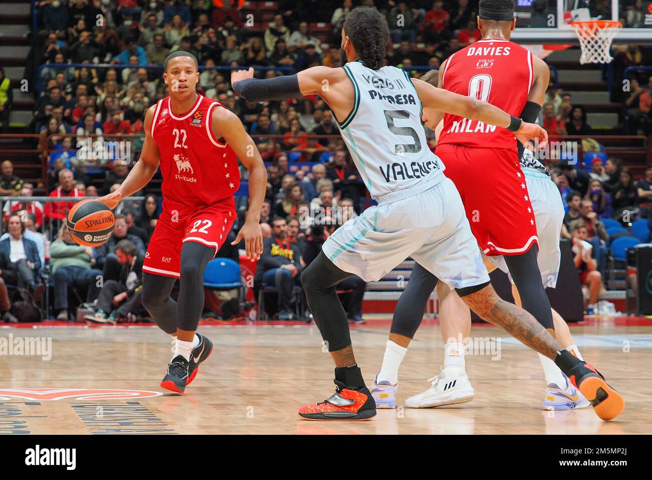 Forum of Assago, Milan, Italy, December 29, 2022, Devon Hall (EA7 ...