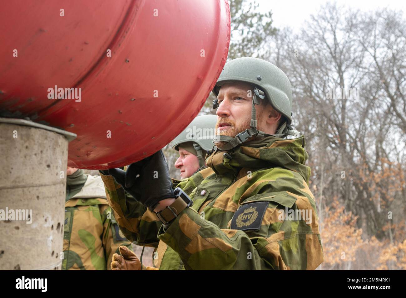 Leadership reaction course hi-res stock photography and images - Alamy