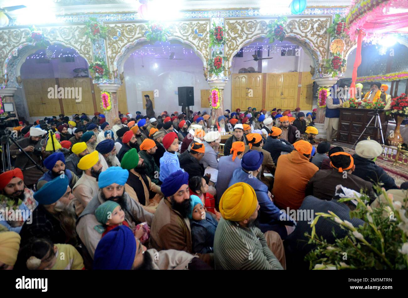 Peshawar, Khyber Pakhtunkhwa, Pakistan. 28th Dec, 2022. Sikh devotees ...