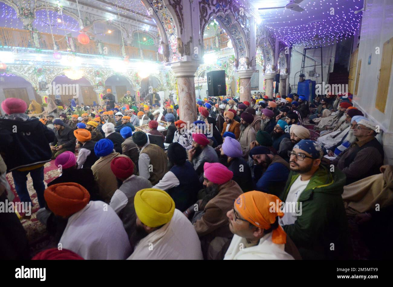 Peshawar, Khyber Pakhtunkhwa, Pakistan. 28th Dec, 2022. Sikh devotees ...