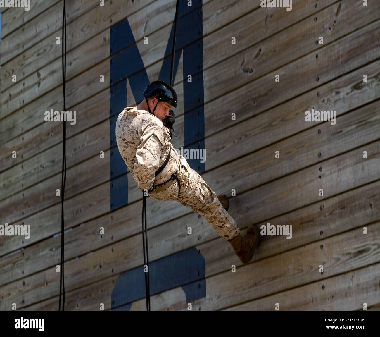 Recruits with India Company, 3rd Recruit Training Battalion, go down ...