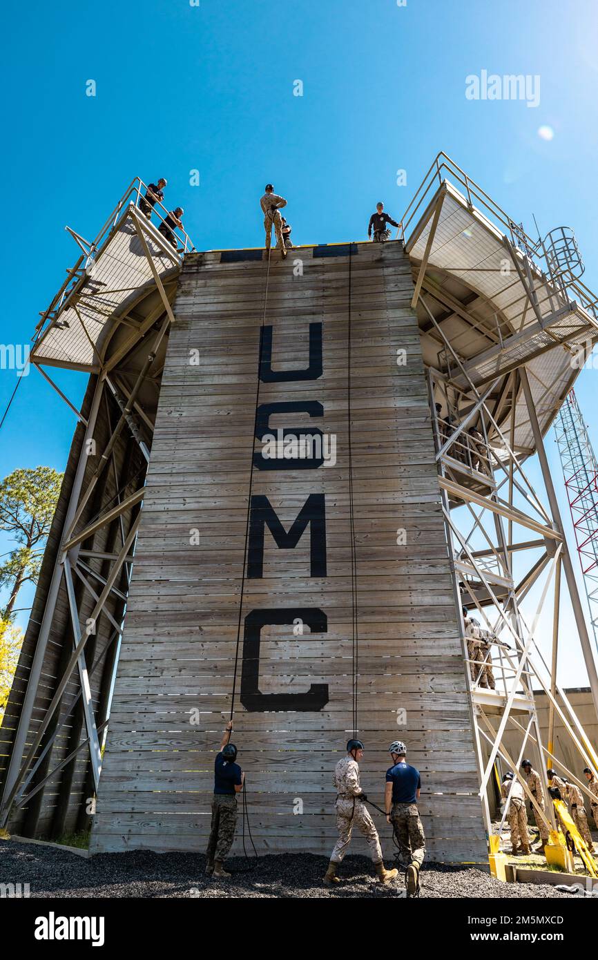Recruits with India Company, 3rd Recruit Training Battalion, go down ...