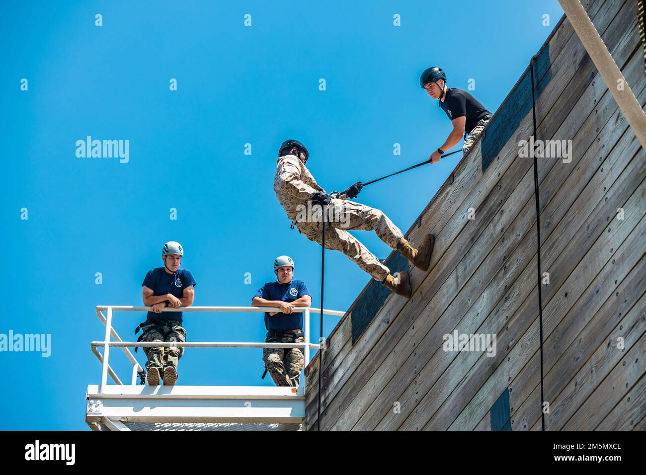Recruits with India Company, 3rd Recruit Training Battalion, go down ...