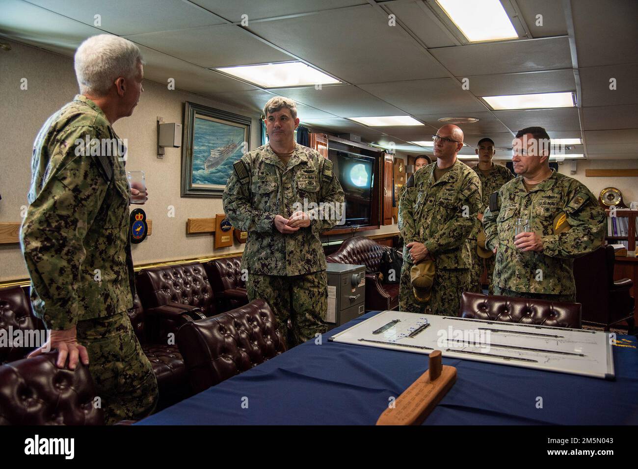 Usns button hi-res stock photography and images - Alamy