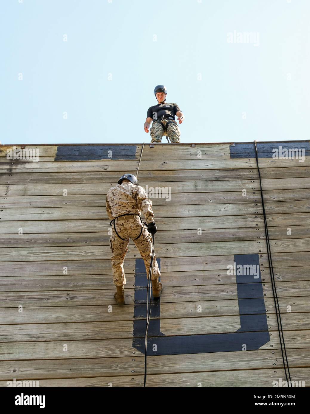 Recruits with India Company, 3rd Recruit Training Battalion learn how ...