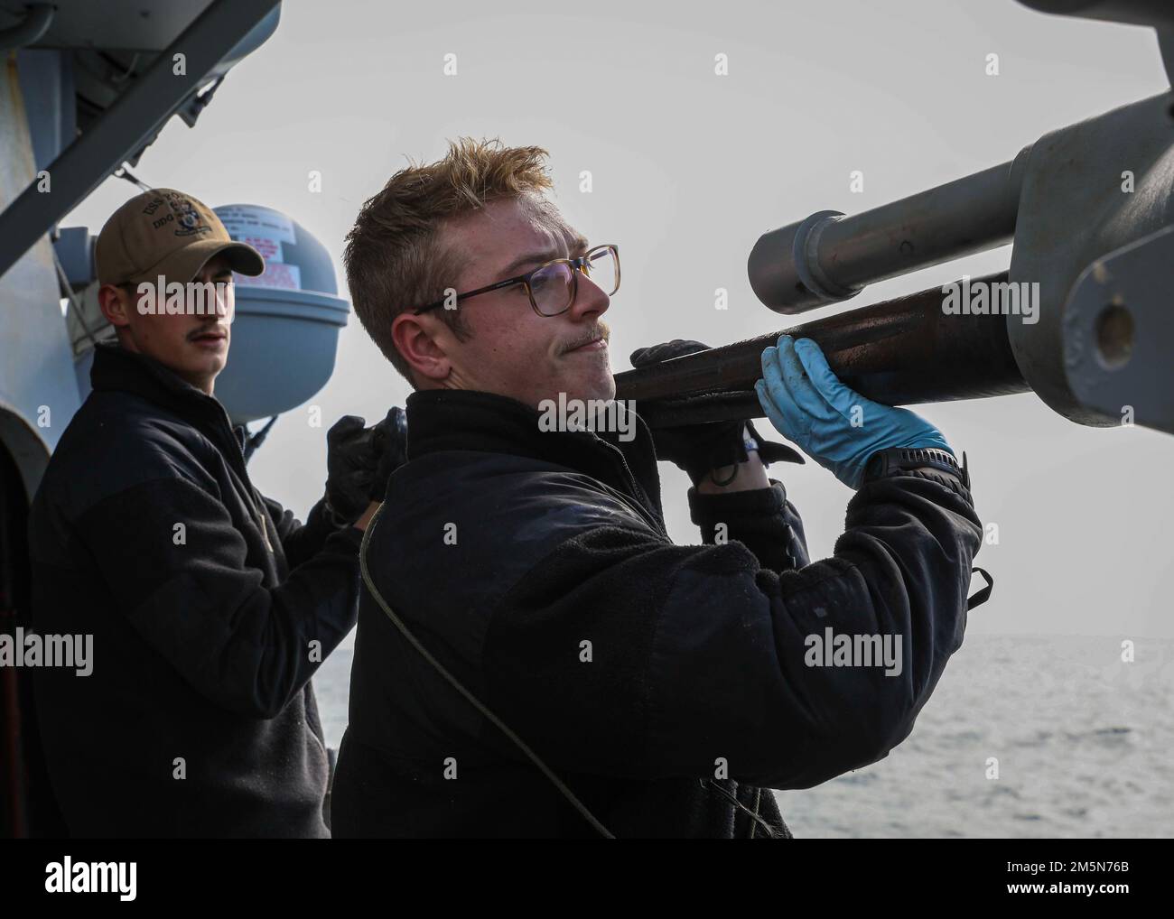 M242 bushmaster chain gun hi-res stock photography and images - Alamy