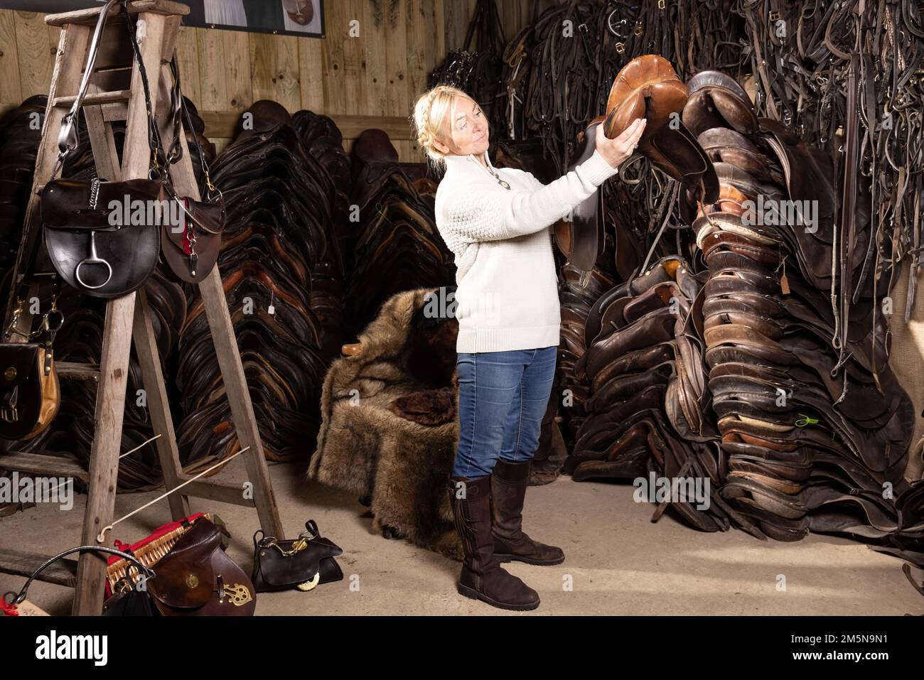 Pippa Latimer-Harris, founder of PIPPAsaddlebags in her New Forest ...