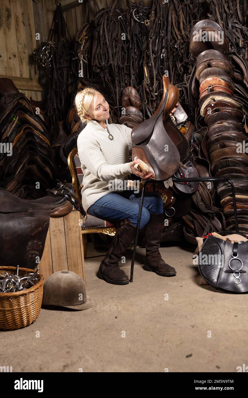 Pippa Latimer-Harris, founder of PIPPAsaddlebags in her New Forest ...