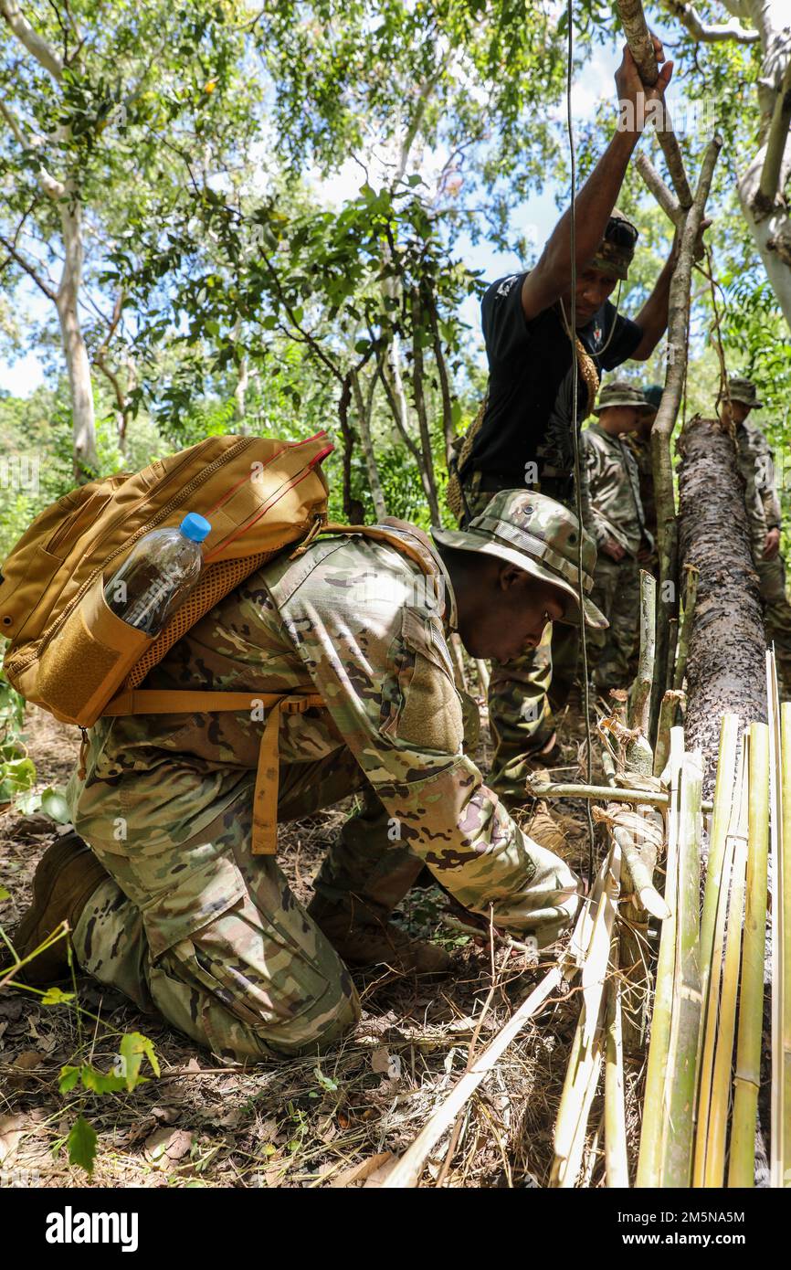 U.S. Army Soldiers from the 130th Engineer Brigade, 8th Military Police ...
