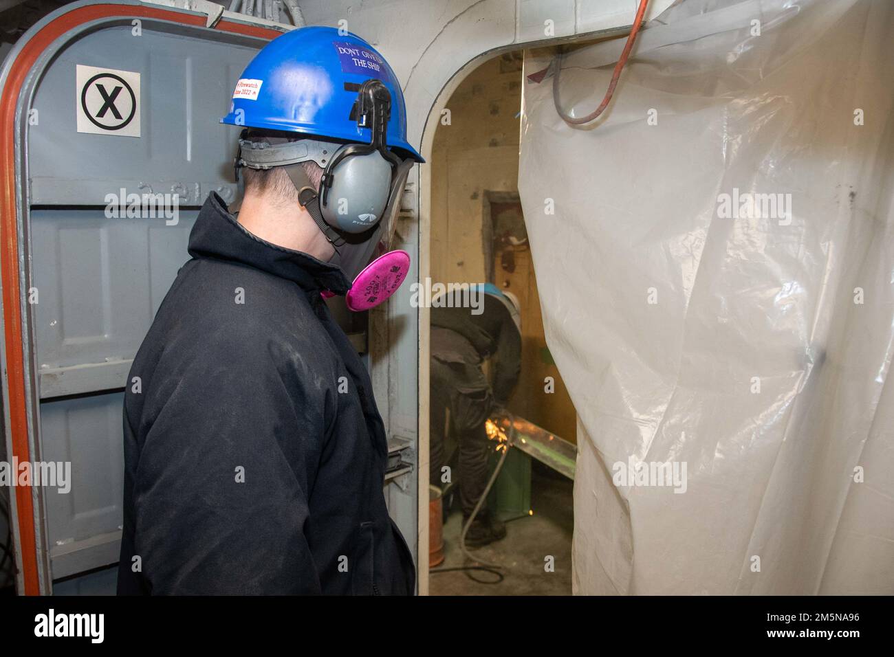 Navy fire controlman 3rd class hi-res stock photography and images - Alamy