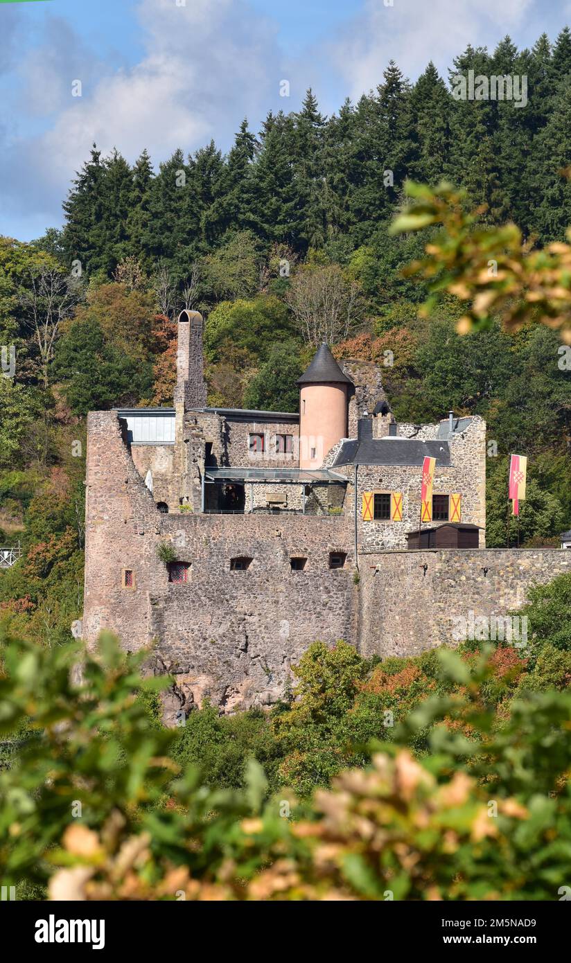 Oberstein Castle, ruin of a medieval hilltop castle in Idar-Oberstein ...