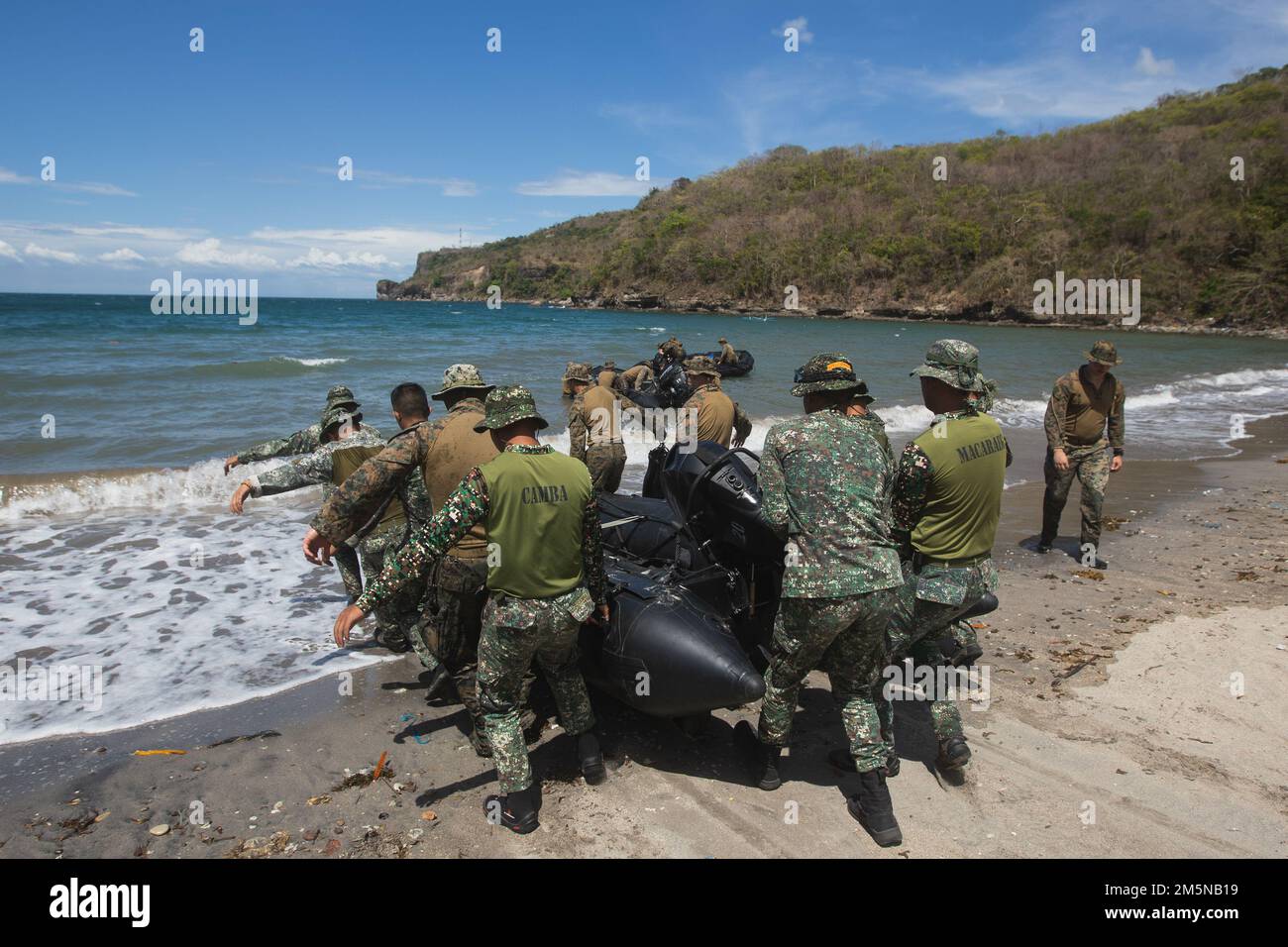 U.S. Marines with 3d Reconnaissance Battalion, 3d Marine Division, and ...