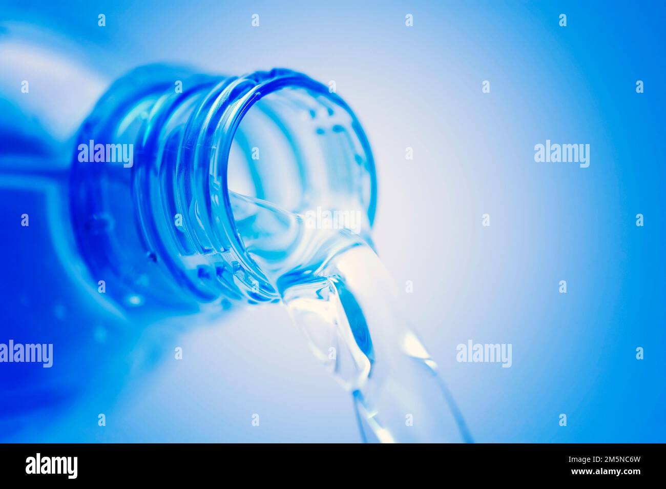How to pour water from bottle hi-res stock photography and images - Alamy