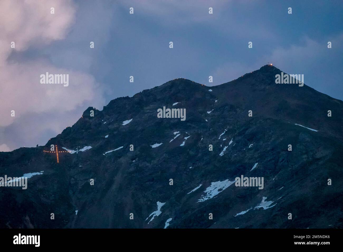 Sacred heart bonfire hi-res stock photography and images - Alamy