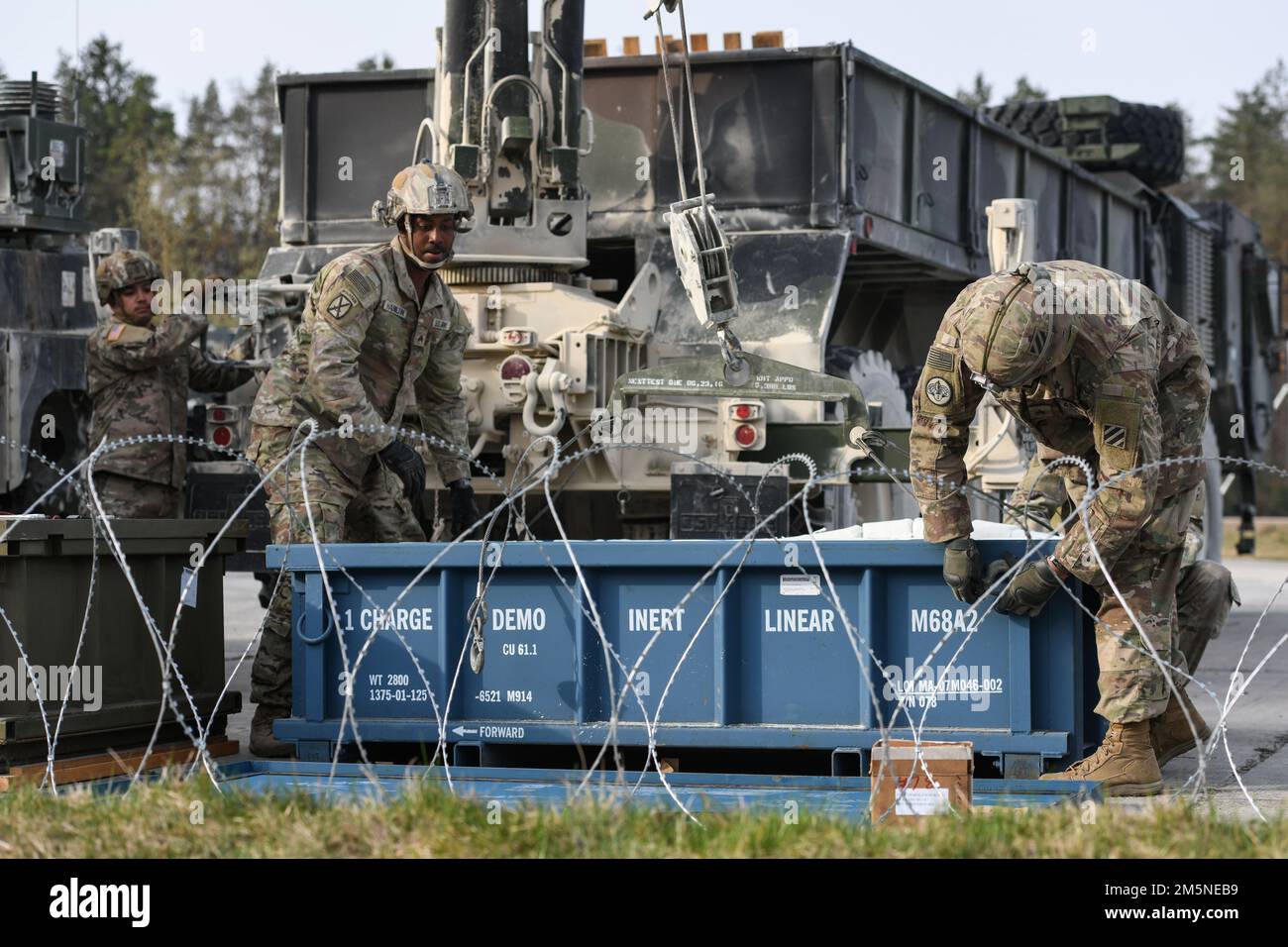 U.S. Soldiers with 10th Brigade Engineer Battalion, 1st Armored Brigade ...