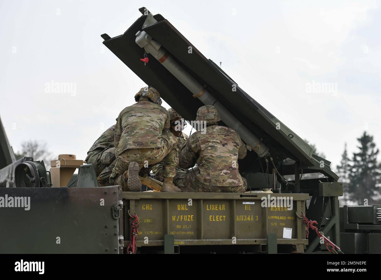 U.S. Soldiers with 10th Brigade Engineer Battalion, 1st Armored Brigade ...