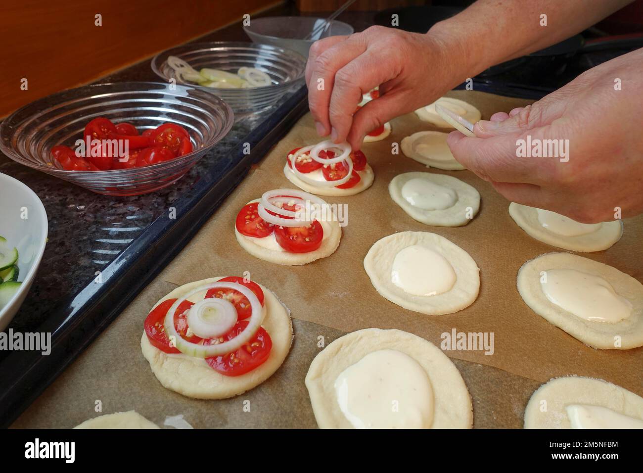 Swabian cuisine, preparation of Mini-Dinnete, also Dennete, Dinnede ...