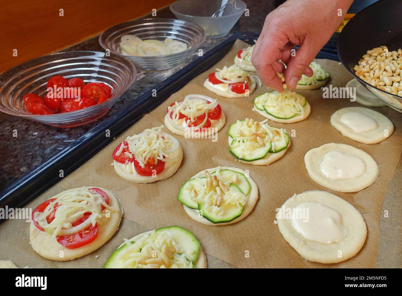 Swabian cuisine, preparation Mini-Dinnete, also Dennete, Dinnede ...