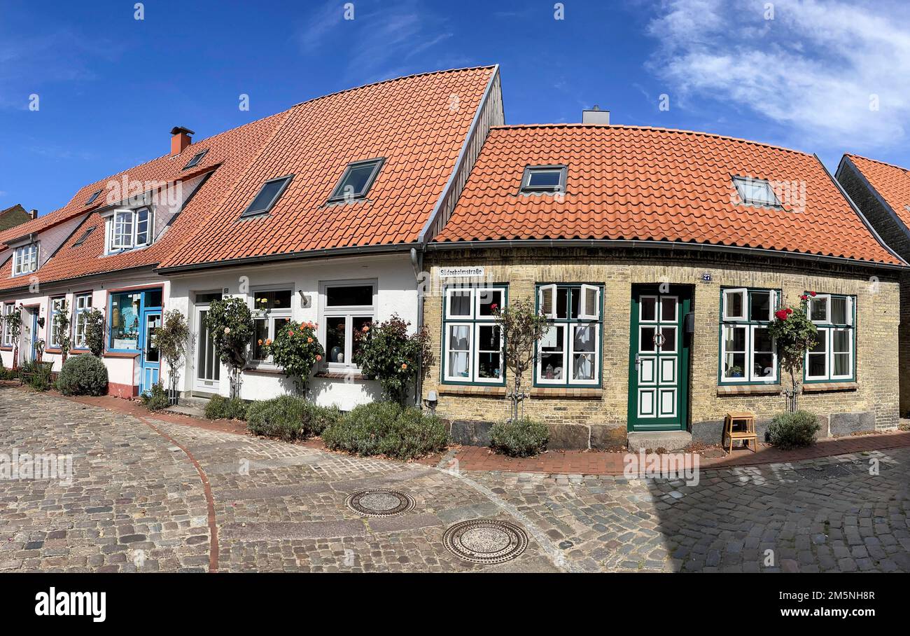 Historic fishing village Holm, Suederholmstrasse, Schleswig, Schleswig ...