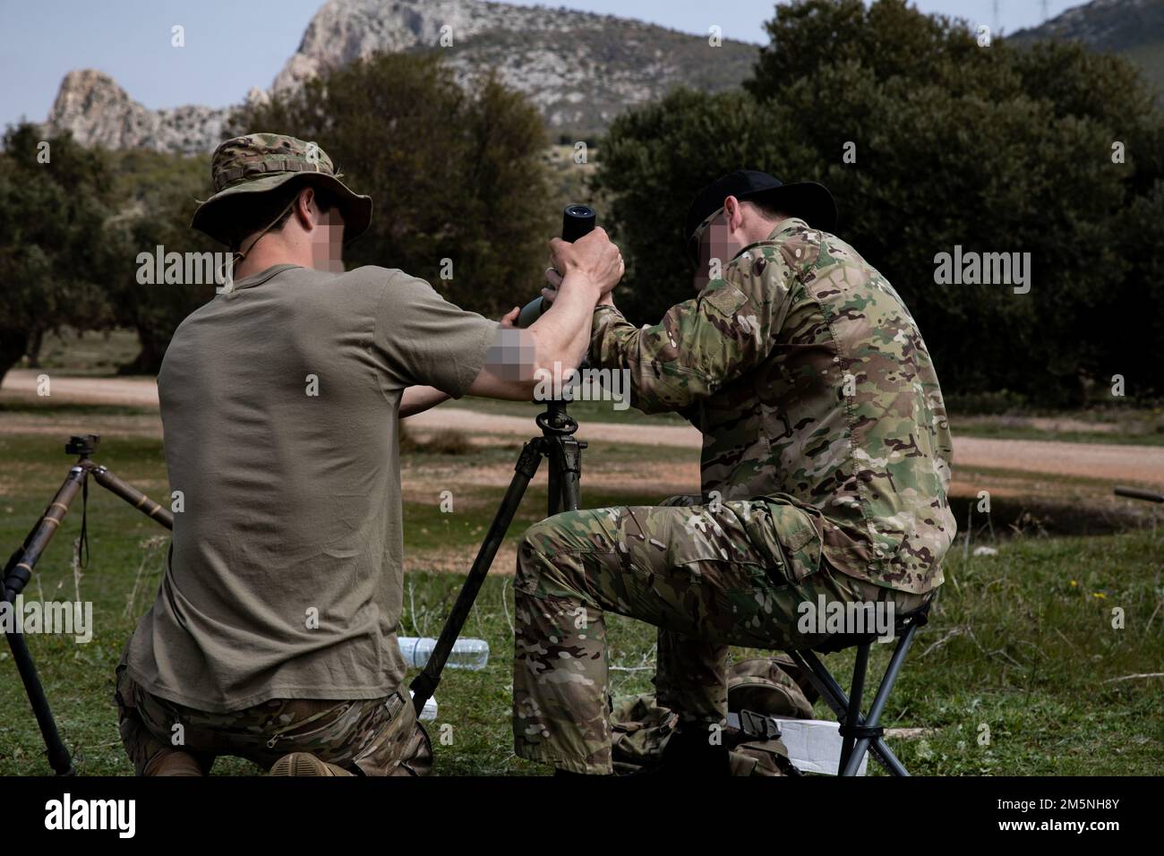 U.S. Navy SEALs from Naval Special Warfare Group 2 work together ...