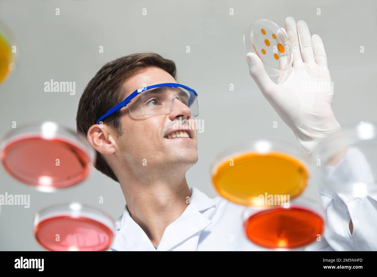 Men in laboratory hi-res stock photography and images - Alamy