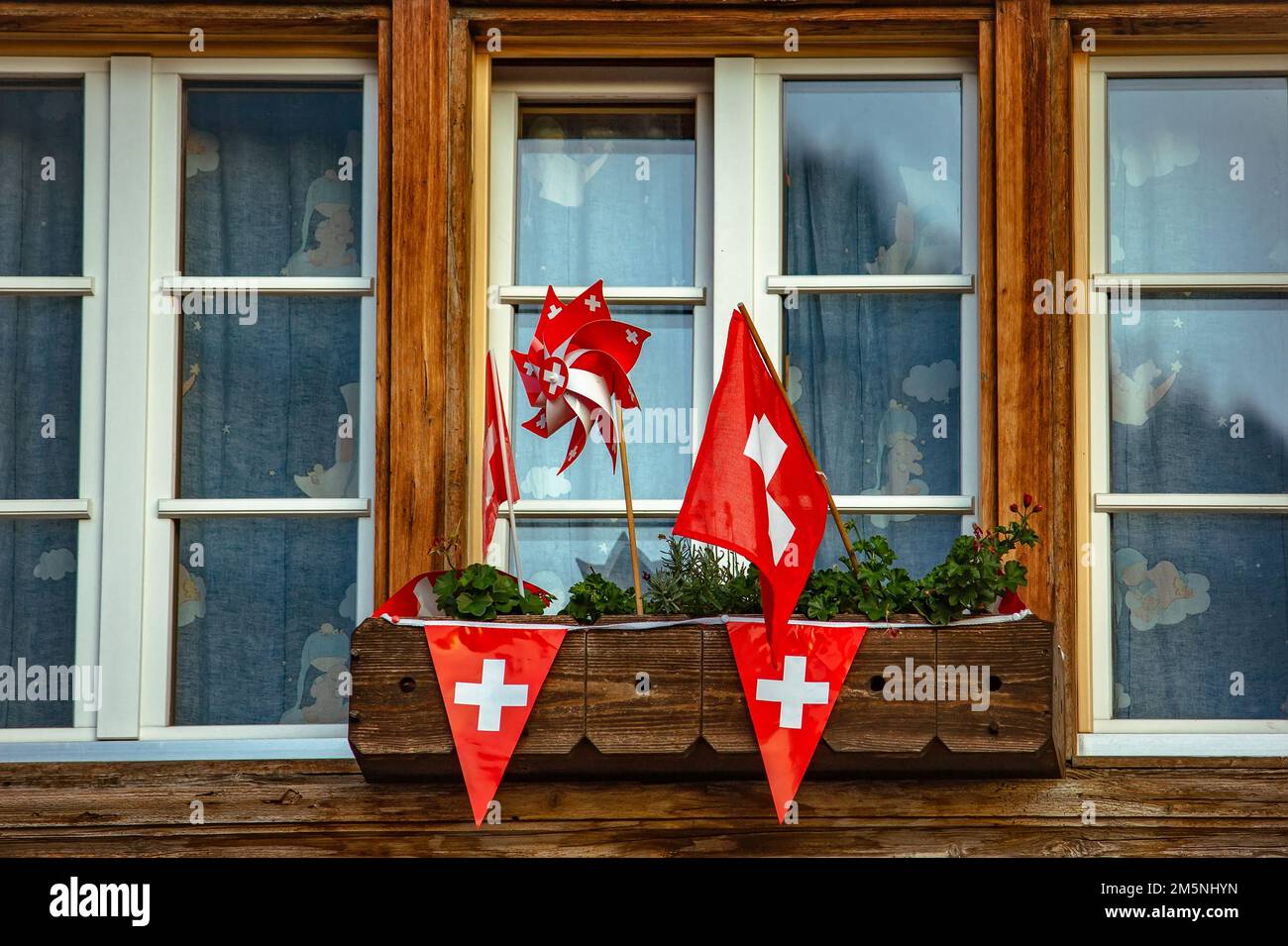 Traditional swiss home window hi-res stock photography and images - Alamy