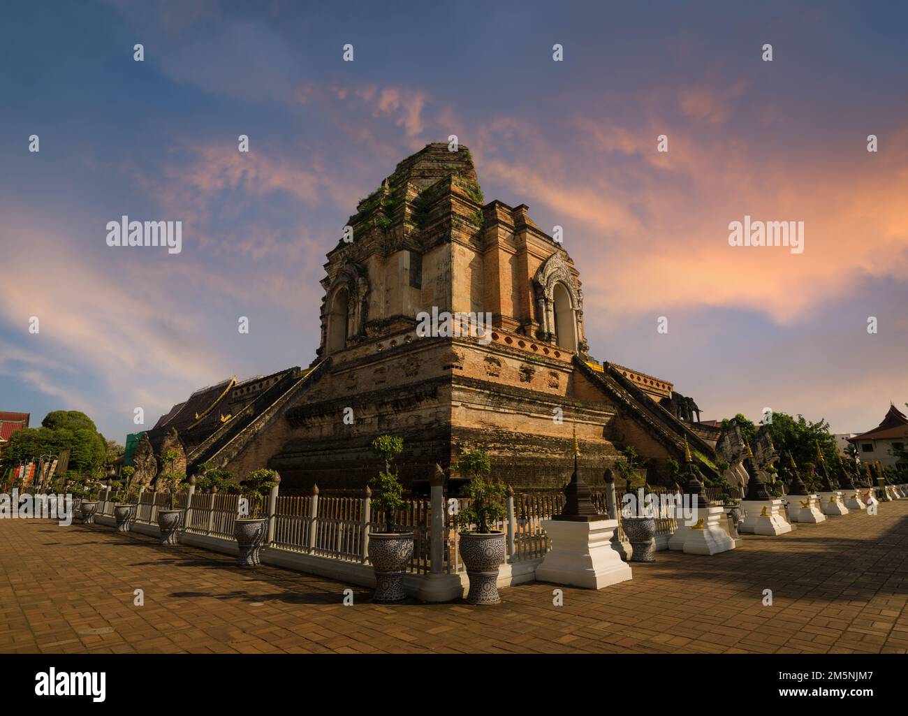 Religious architectures hi-res stock photography and images - Alamy