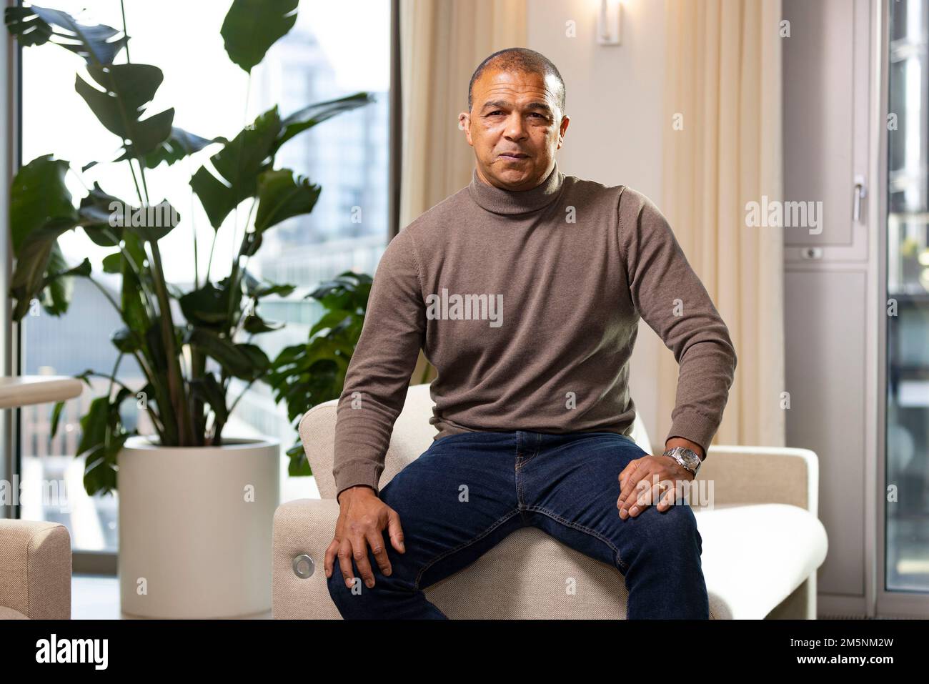 Scotty Mills, the highest-ranking commissioned black officer in Marines ...