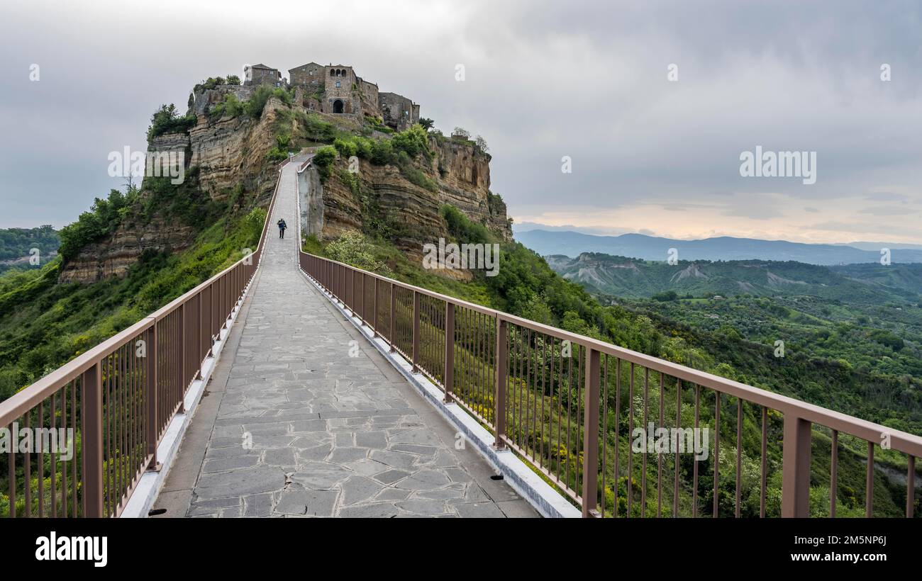 Bridge to the hill village of Civita di Bagnoregio, Lazio, Italy Stock ...