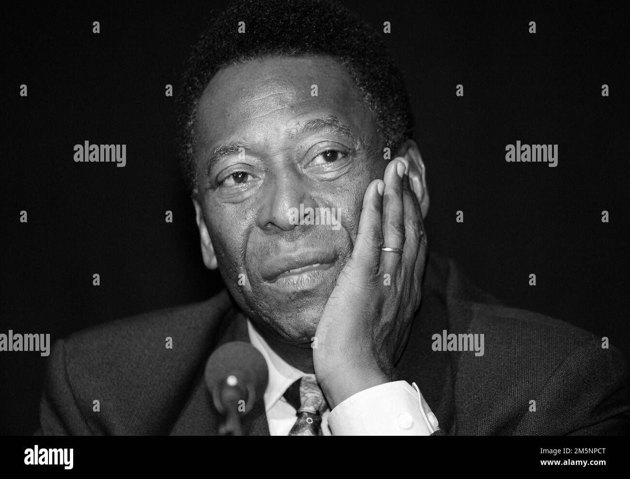 Europe premiere of the movie pele for ever hi-res stock photography and ...