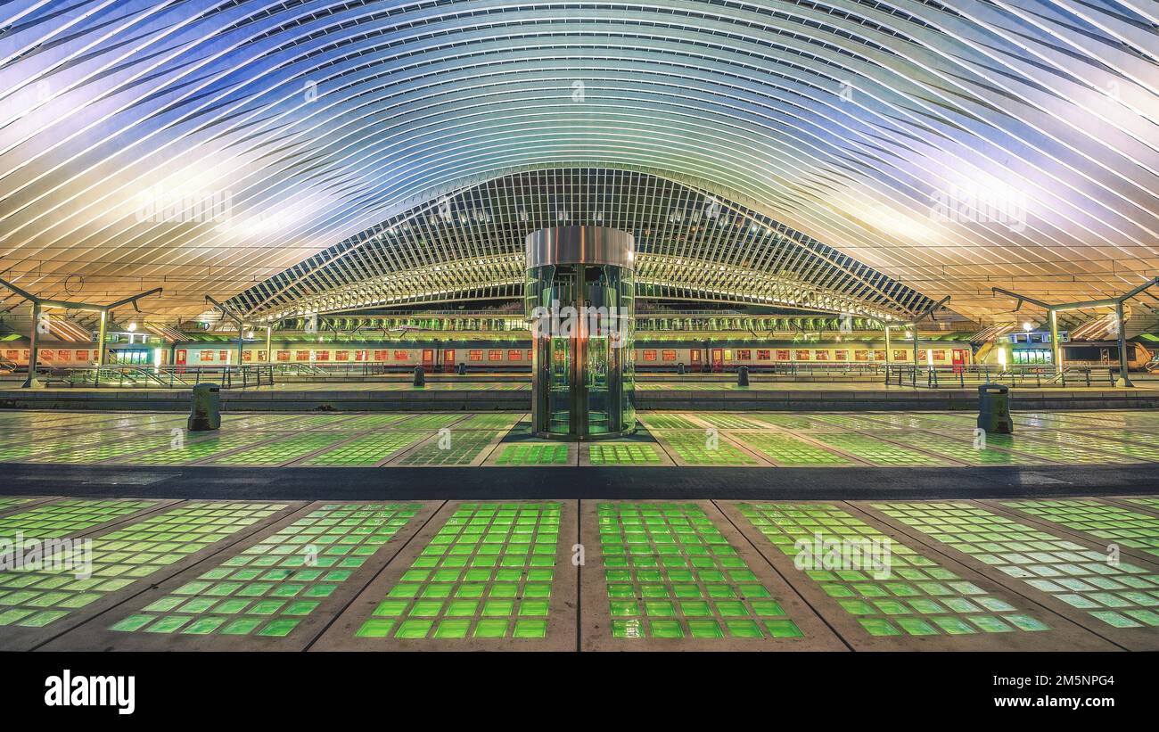 Platform with lift, Liege-Guillemins station, Liege, Belgium Stock ...