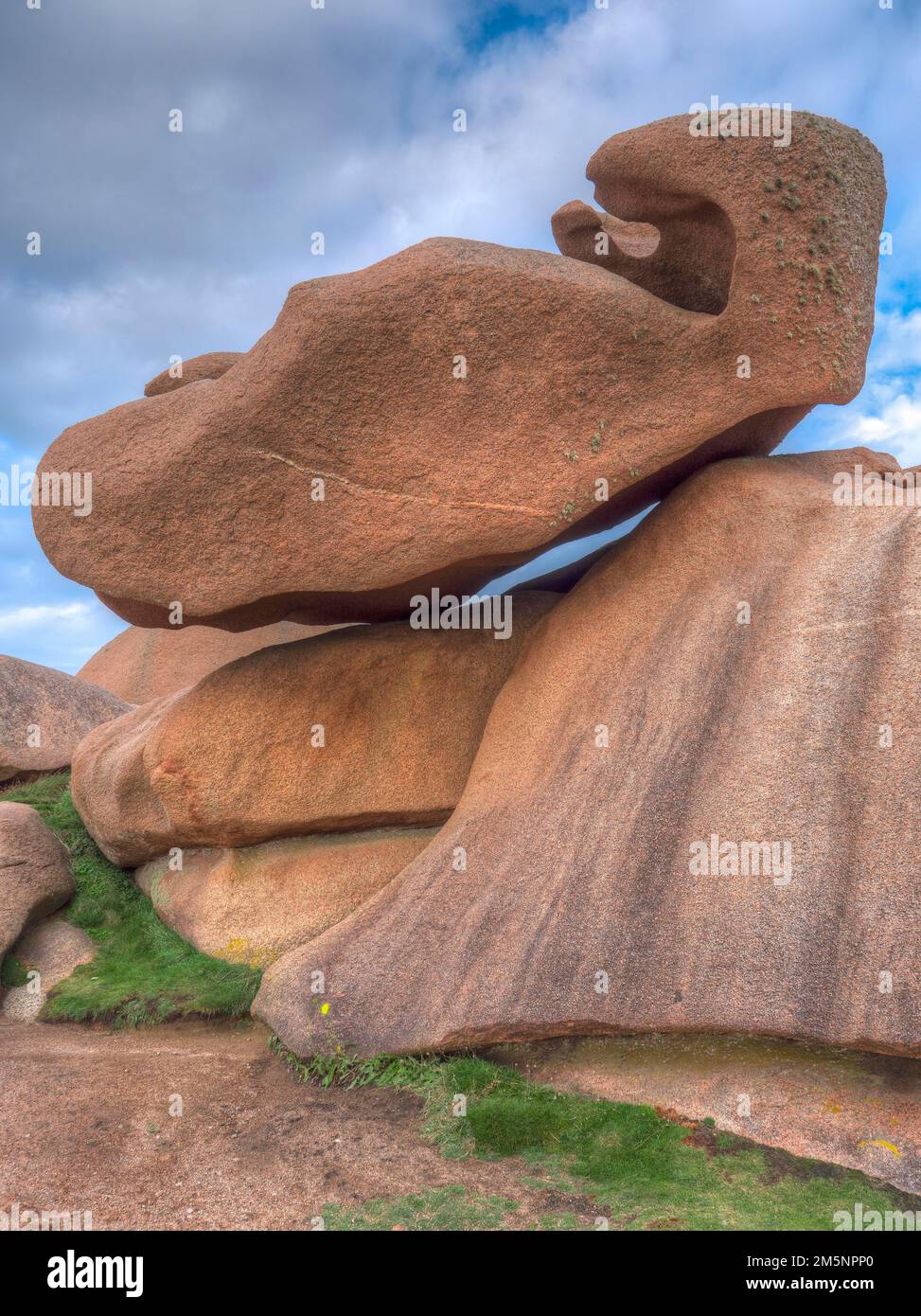 The beautiful pink granite rock formations of Cote Granit Rose, Cote du ...