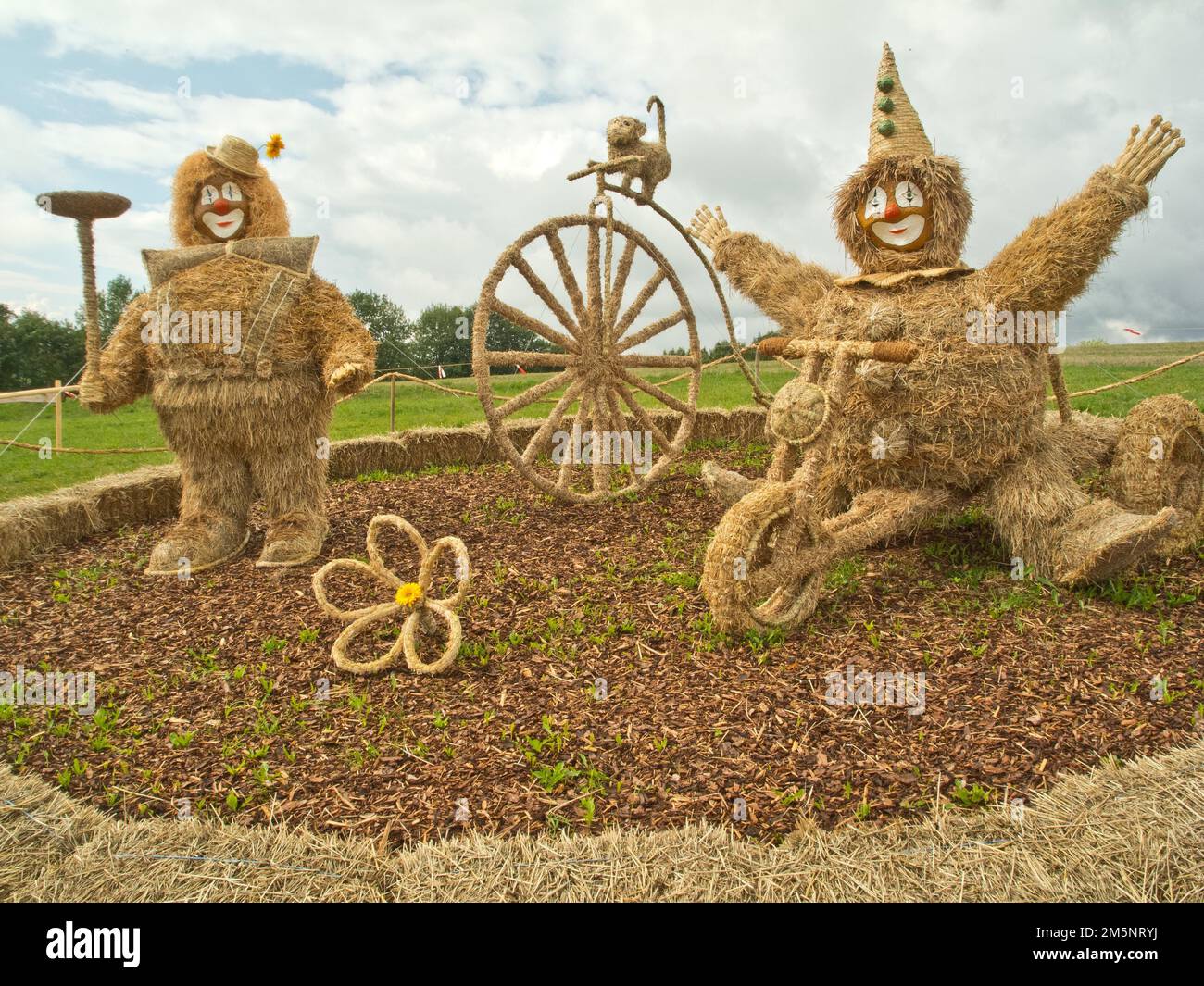 Straw sculpture germany hi-res stock photography and images - Alamy