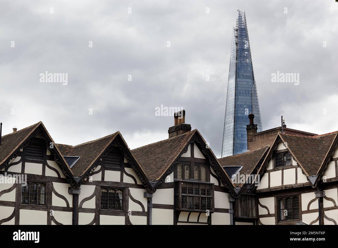 The queens house tower of london hi-res stock photography and images ...