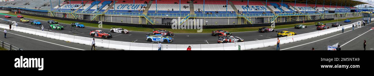 Panoramic photo of complete grid with Porsche Cayman GT4 Clubsport ...