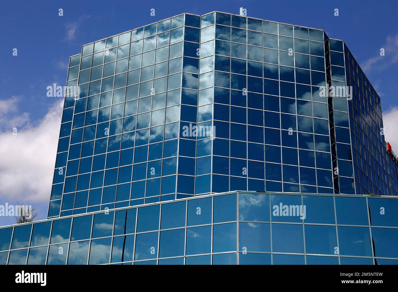Canada modern city hi-res stock photography and images - Alamy