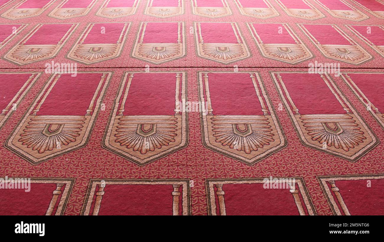 Islamic praying carpet hi-res stock photography and images - Alamy