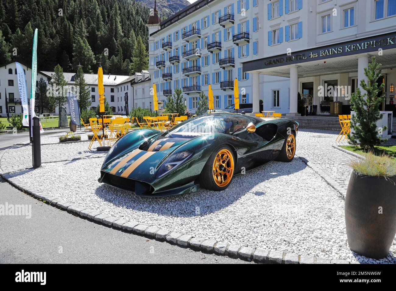 De Tomaso P 72 super sports car, in front of Grand Hotel des Bains ...