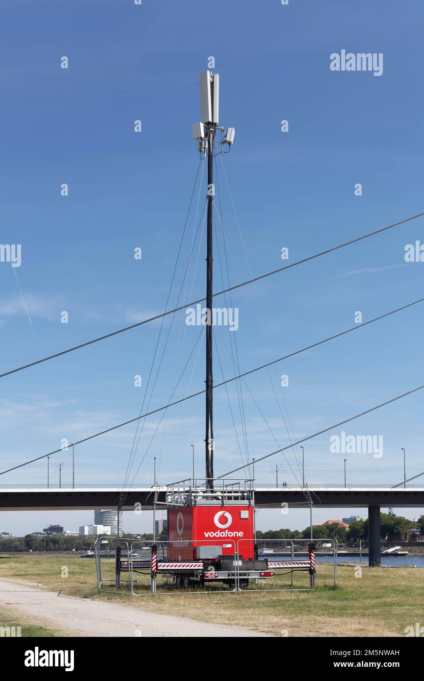 Vodafone mobile phone mast on the Duesseldorf Rhine meadows ...