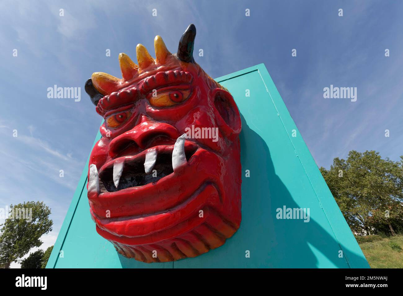 Devil's grimace, face of a monster with fangs and horns, Rheinkirmes ...