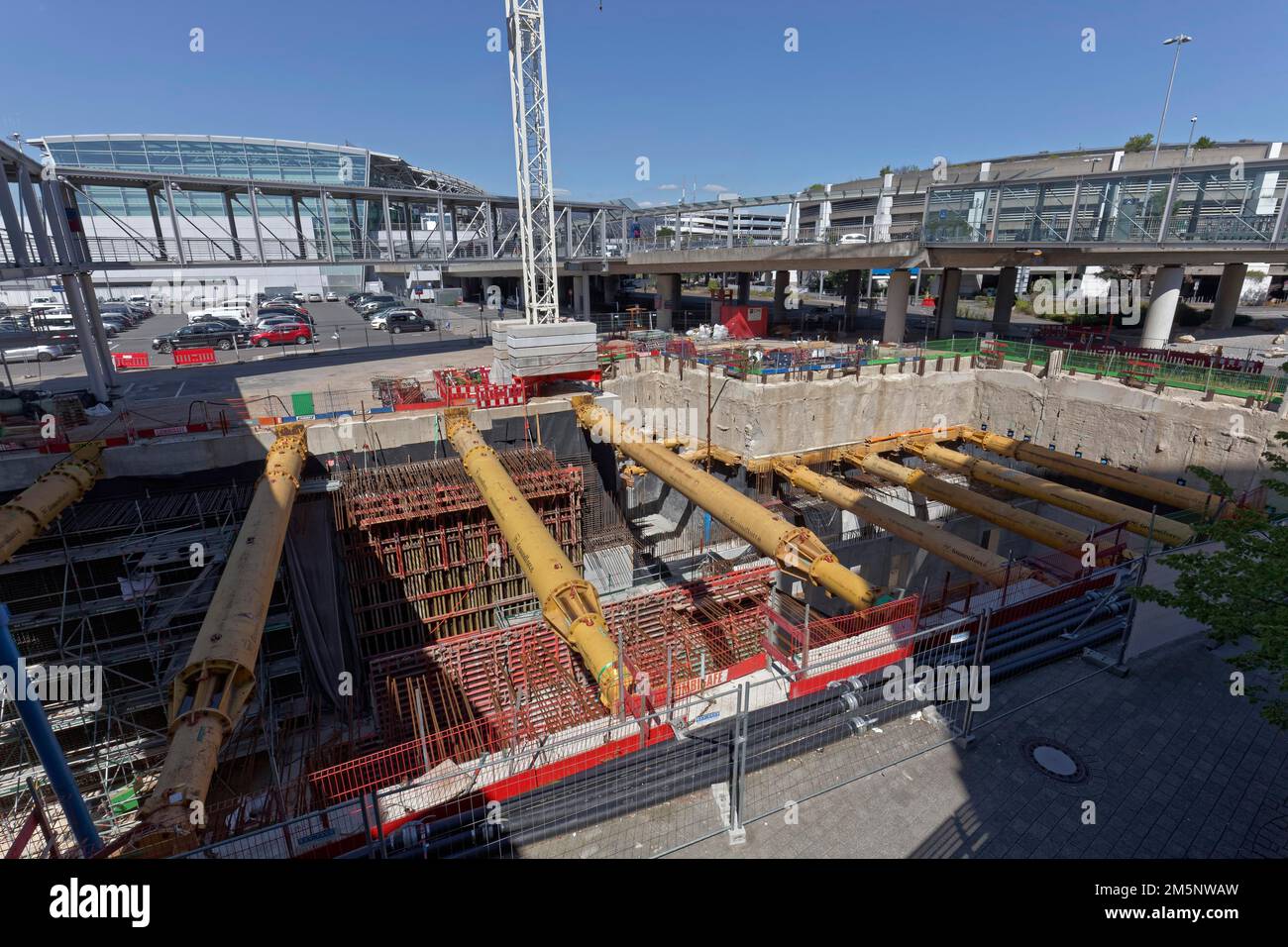 Hydraulic props hi-res stock photography and images - Alamy
