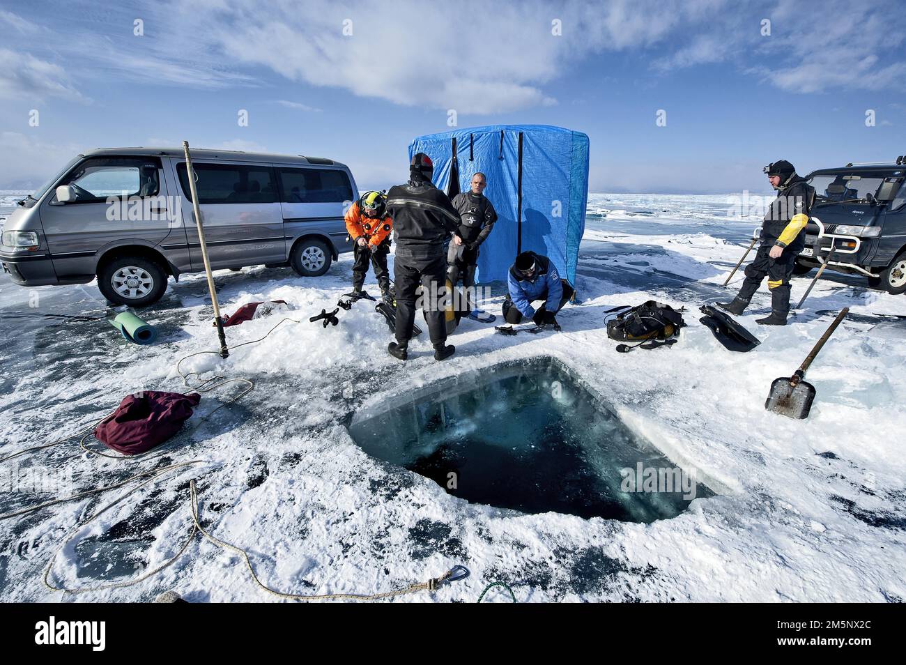 Scuba divers, Lake Baikal, Olkhon Island, Pribaikalsky National Park ...