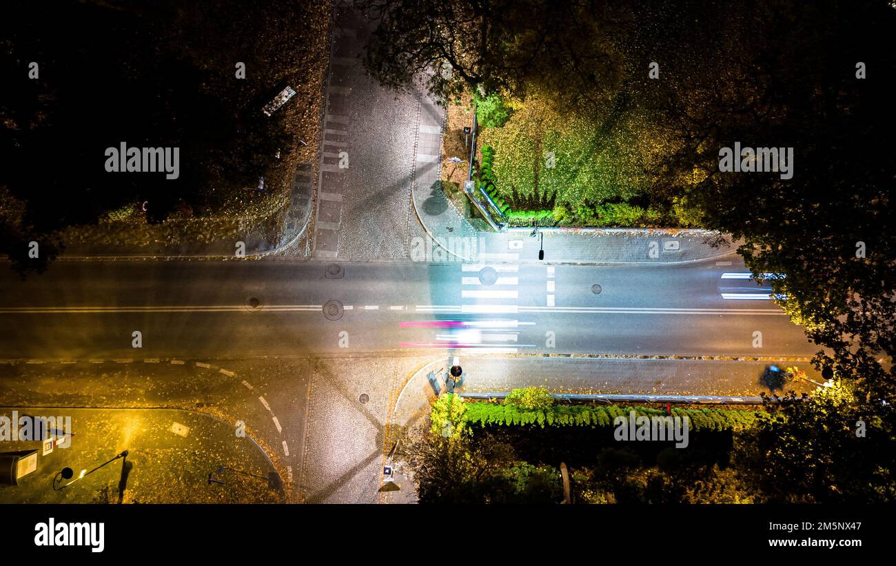 Aerial car headlights on drives hi-res stock photography and images - Alamy