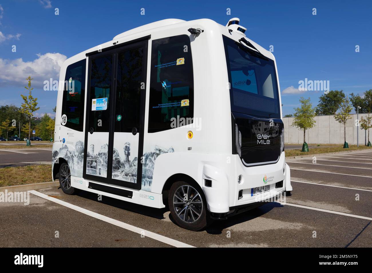 Easymile EZ10, autonomous driving minibus with electric drive from the ...