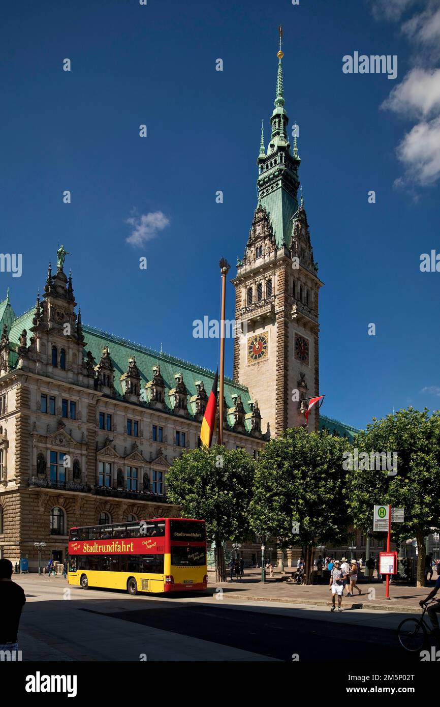 Hamburg sightseeing bus hi-res stock photography and images - Alamy