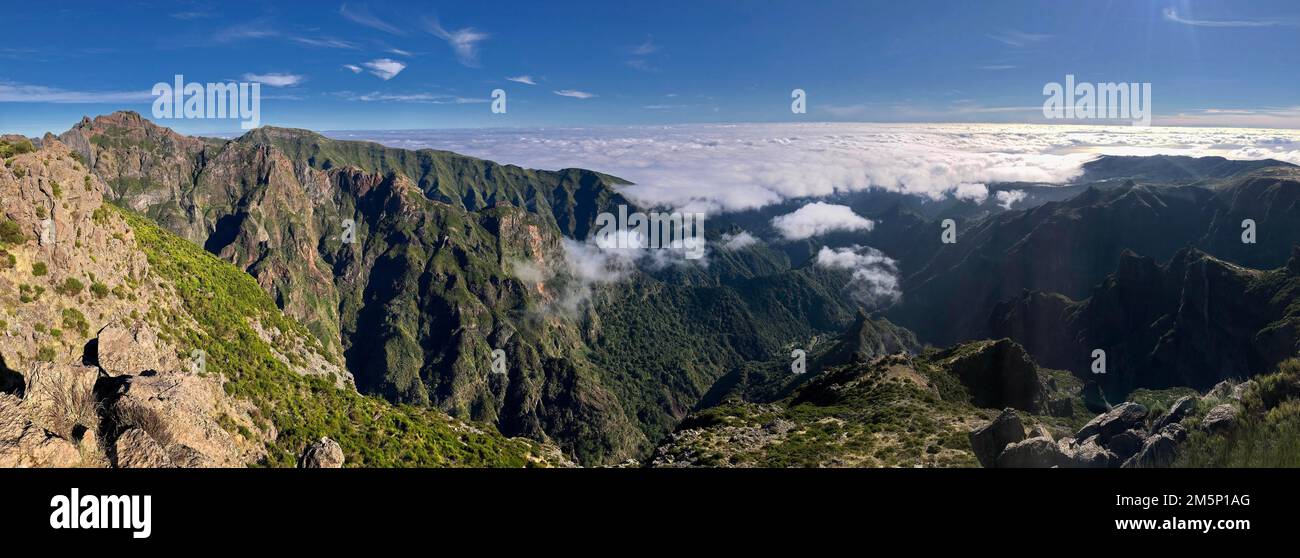 Pico do Arieiro (1. 818 m) the third highest mountain in Madeira ...