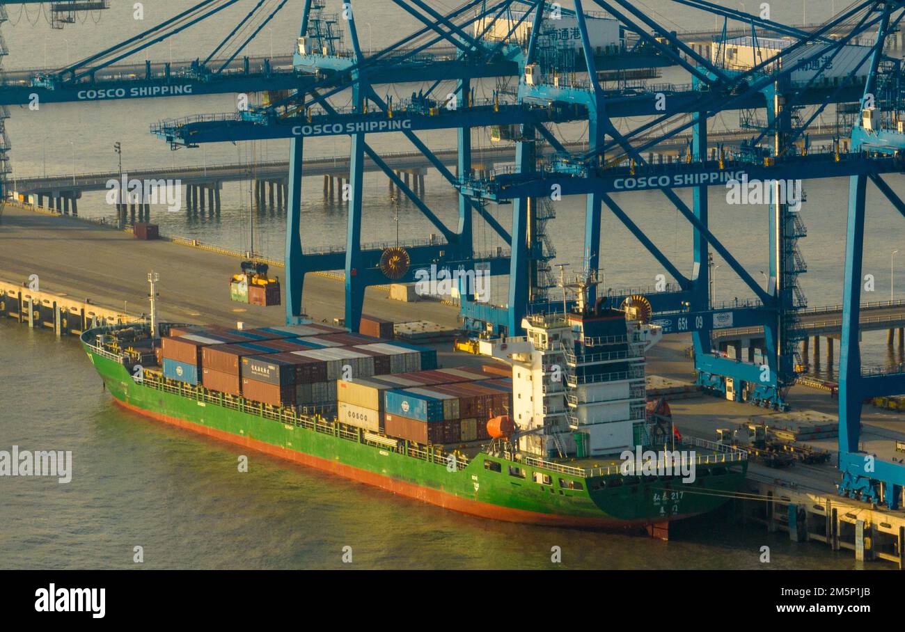 Tonghai port hi-res stock photography and images - Alamy