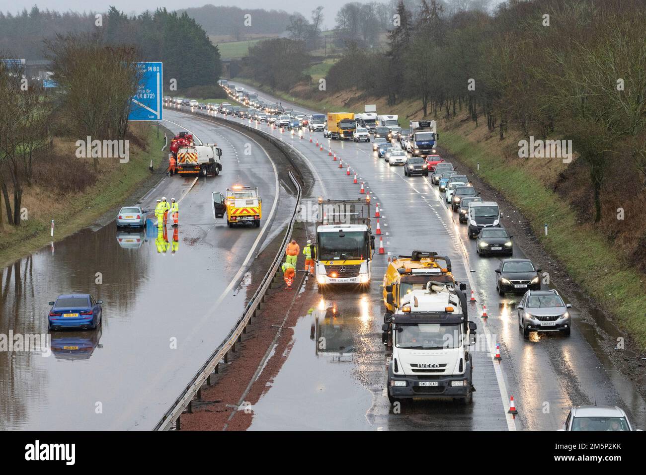 Stirling, Scotland, UK. 30th December 2022. M9 Motorway flooded between ...