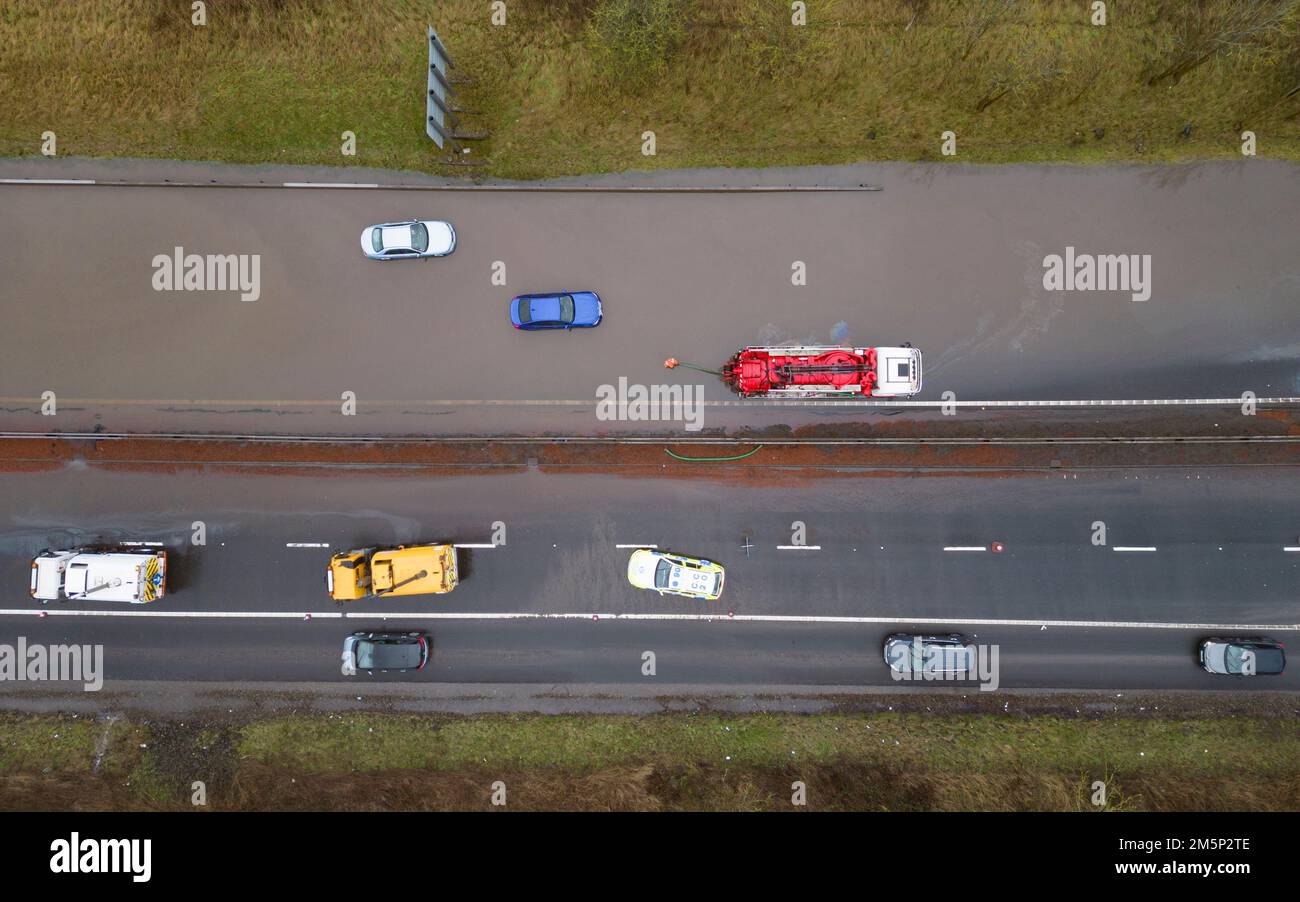 Stirling, Scotland, UK. 30th December 2022. M9 Motorway flooded between ...